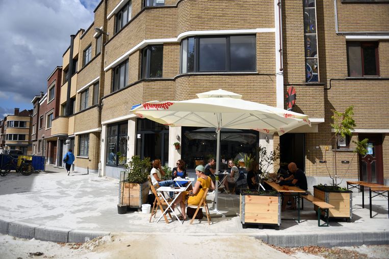 Bar Stan opent weer na vier maanden: “Uitgebreid nieuw terras biedt ...