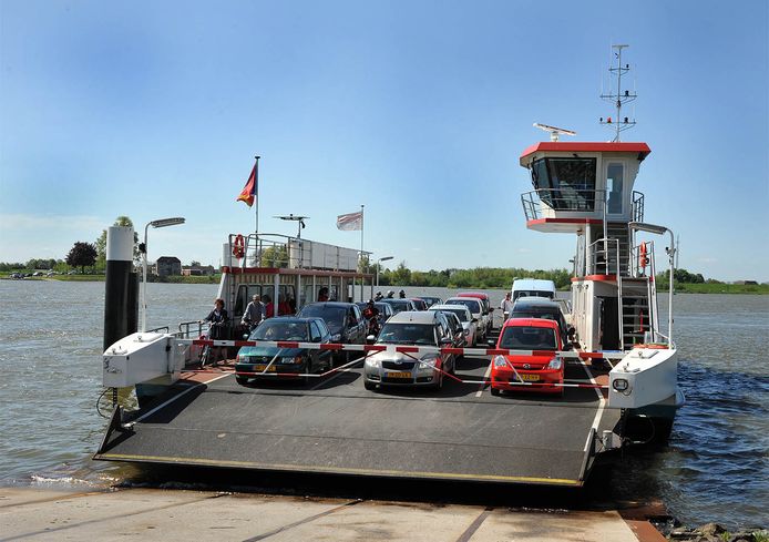 Veerpont tussen Herwijnen en Brakel vaart extra tijdens werk aan A2 ...