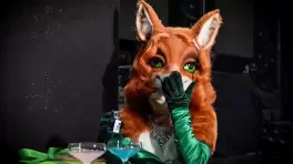 Vergif en een cadeau: Wat is Foxy Lady nu weer van plan? - The Masked ...