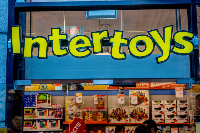 Intertoys gaat kleiner verder, helft personeel behoudt baan ...