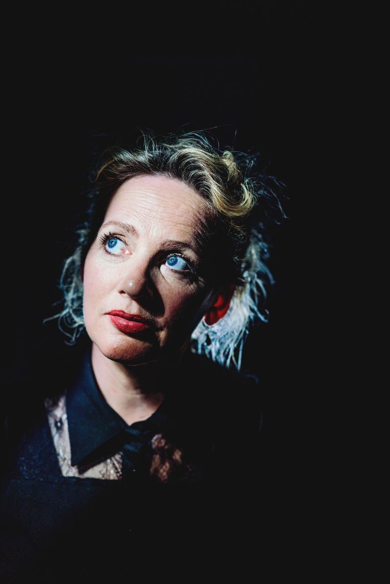 Maaike Cafmeyer: ‘Een vrouw is zoals de natuur. Je komt tot volle bloei ...