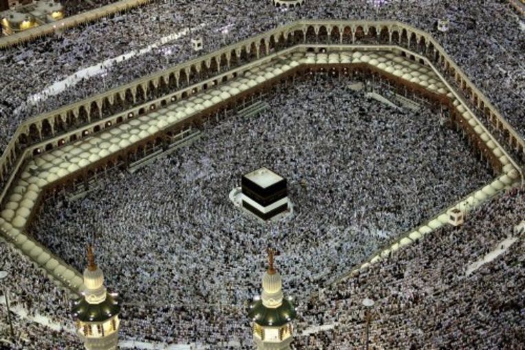Kraan stort op Grote Moskee in Mekka: zeker 107 doden | Trouw