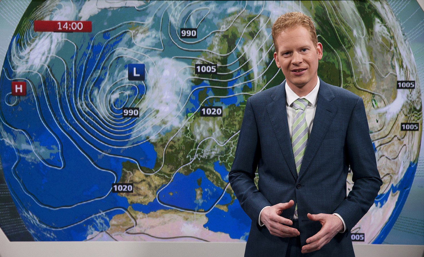 Vier weerlieden over onze zomer: kan de plu de kast in? | Foto | AD.nl