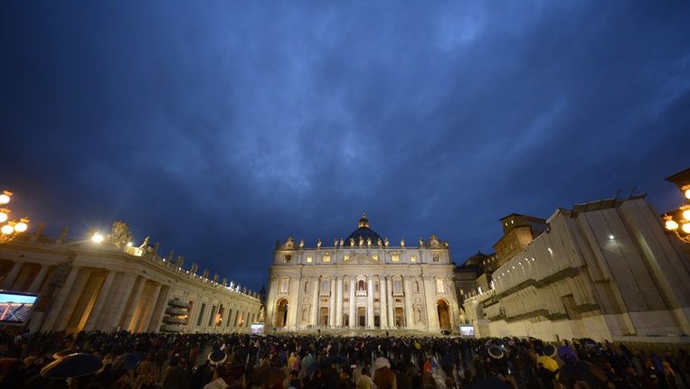 Witte rook; er is een nieuwe paus gekozen | De Volkskrant