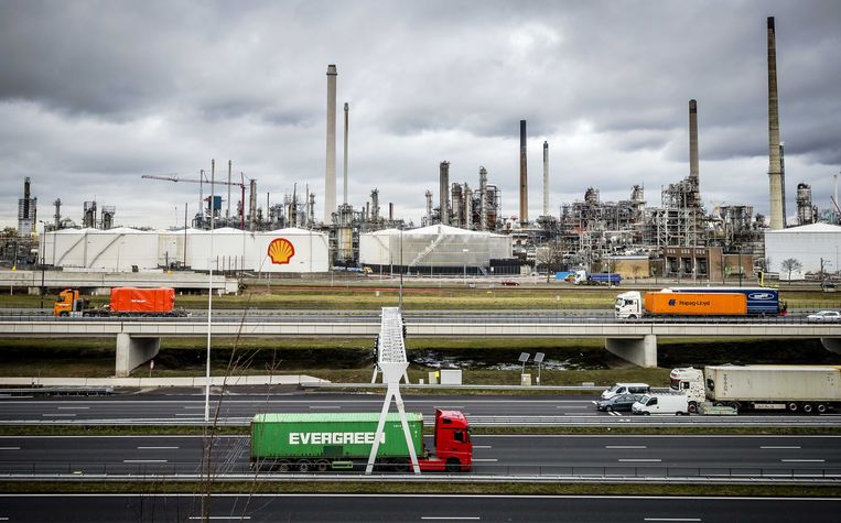 Shell en PGGM samen op groene toer met bod op energiebedrijf Eneco | De ...