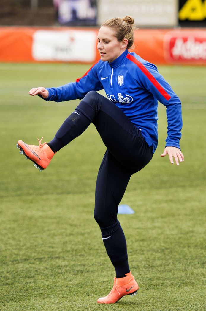 Oranje's topscorer aller tijden Manon Melis geeft training bij ...