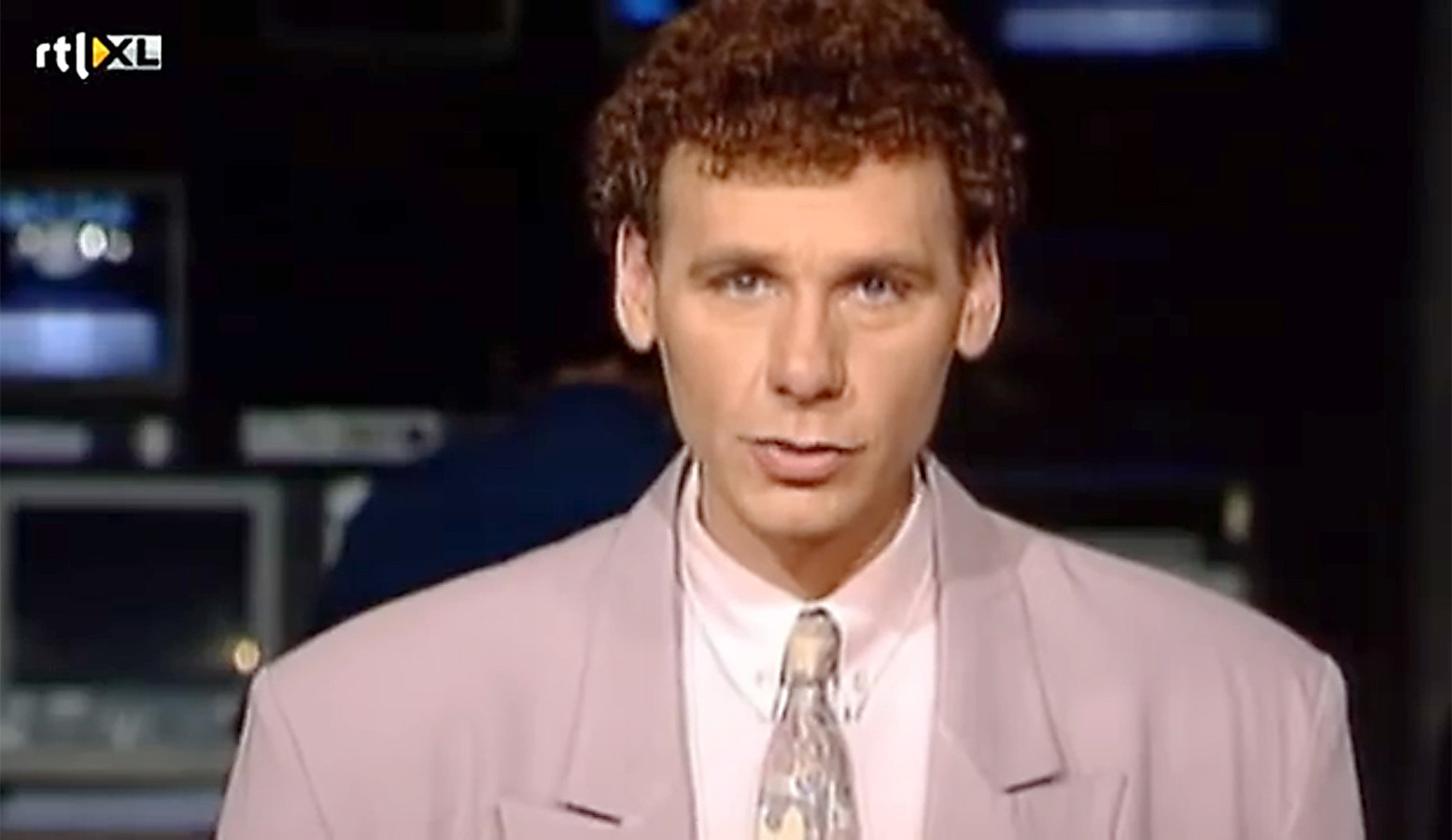 Nieuwslezer Jan de Hoop blikt terug op 25 jaar RTL | Foto | AD.nl