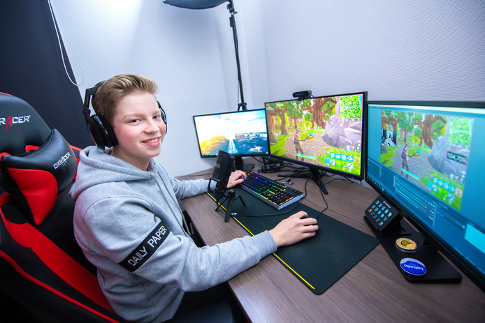 Dylan (16) heeft van gamen zijn werk gemaakt | Tech | AD.nl