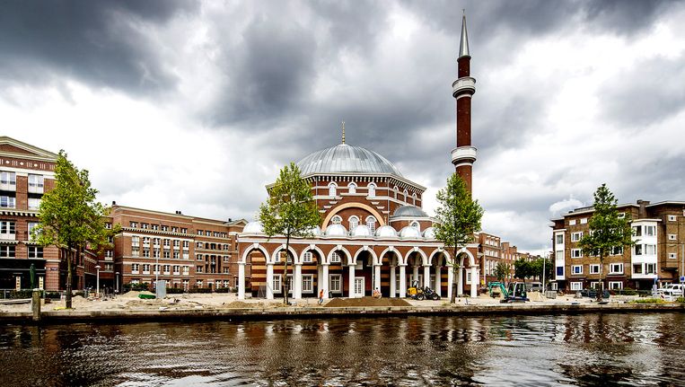 De Amsterdamse moskee is 'sehr hübsch' | De Volkskrant