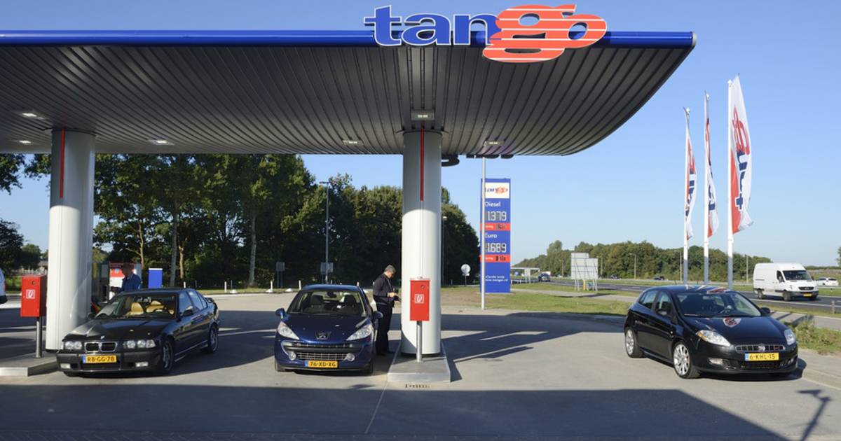 Tankstations aan snelweg gaan stunten met prijzen | Binnenland | AD.nl