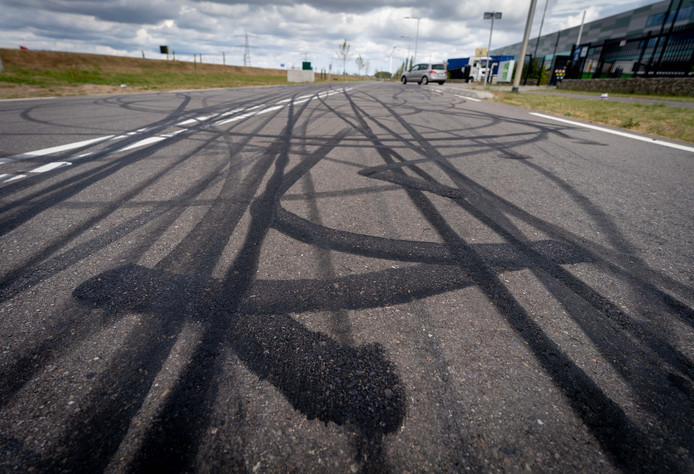 Kunstwerk à la Picasso van remsporen in Oosterhout | Overbetuwe ...