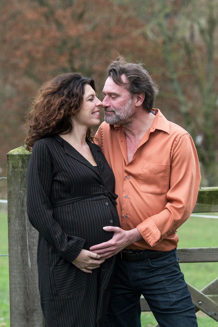 Zanger Daan en zijn vriendin Michelle verwachten een kerstkindje: “Hier ...