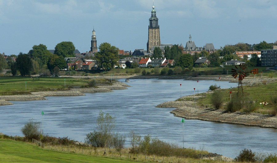 Blokkade IJssel bij Zutphen voorbij | Foto | AD.nl