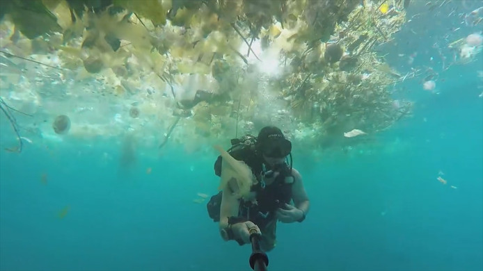 Plastic­soep bedreigt de vakantie - Afvalgids