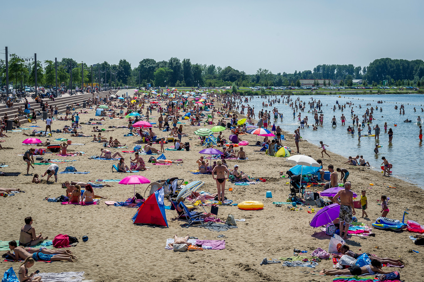 Strand Nesselande genomineerd voor blauwe vlag | Foto | AD.nl