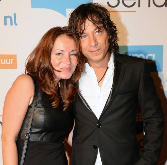 Zanger Vinzzent verwelkomt zoontje Vince | Show | AD.nl