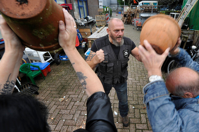 Brehm stopt met kringloop, mogelijk doorstart Koopjeshal | Woerden | AD.nl