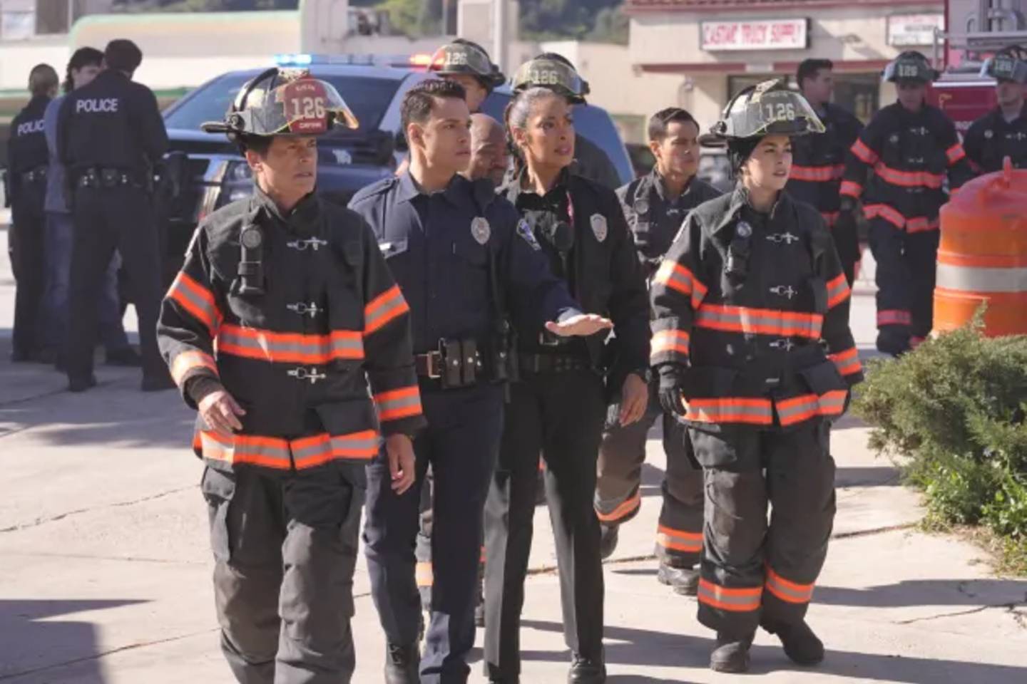 9-1-1: Lone Star - STAR Netherlands - maandag 29 december 2025 - 23:40 ...