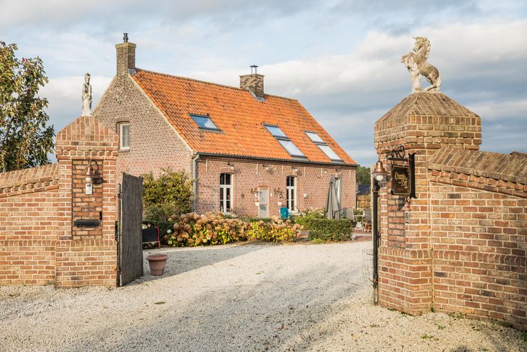 Beruchte hoeve van boer Charel is nu een pareltje en wordt verkocht ...