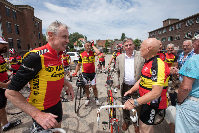 TI Raleigh-trein brengt ode aan Bert Oosterbosch in Eindhoven ...