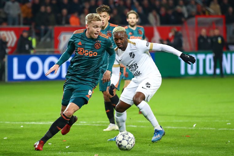 Profvoetballers zijn door coronacrisis in totaal 9,2 miljard euro minder waard | De Volkskrant