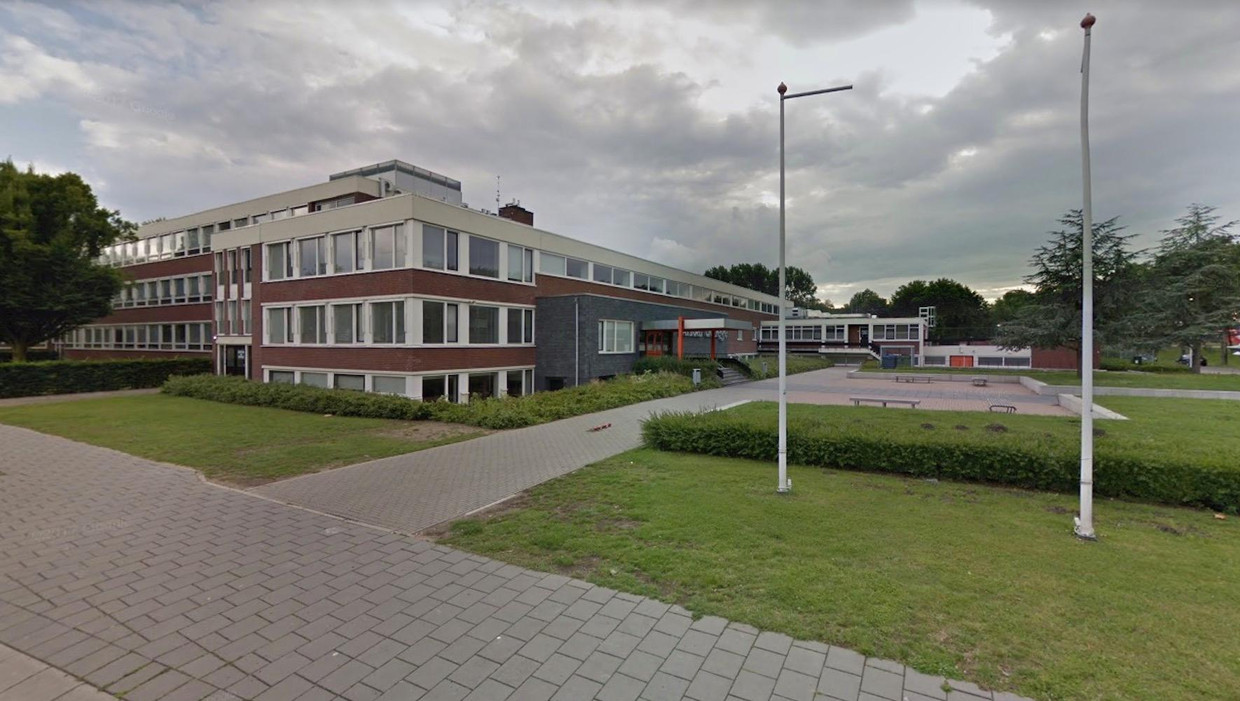 Politie pakt drie meisjes op bij Pascal College in Zaandam | Het Parool