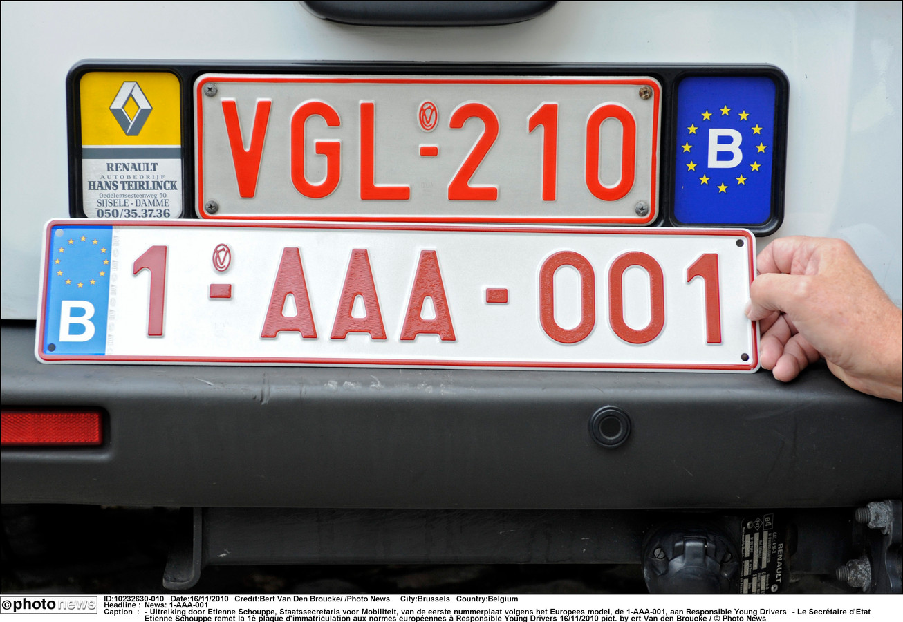 Oude nummerplaat meteen terugsturen om verkeersbelasting te vermijden ...