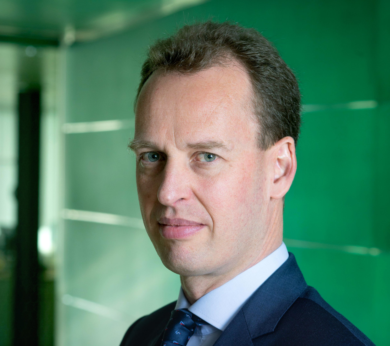 Frank Elderson, de man die de wereld van de haute finance wijst op ...