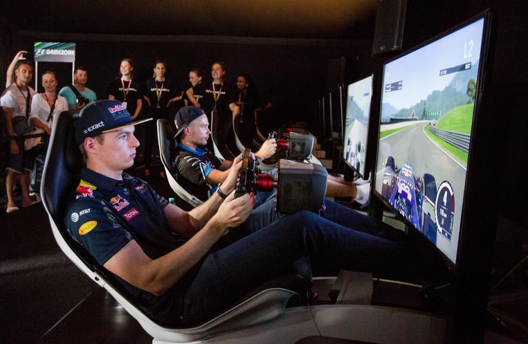 Zo traint Max Verstappen in een F1-simulator | De Volkskrant