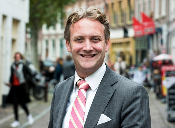 Pieter Verhoeve is nu écht de burgemeester van Gouda | Gouda | AD.nl