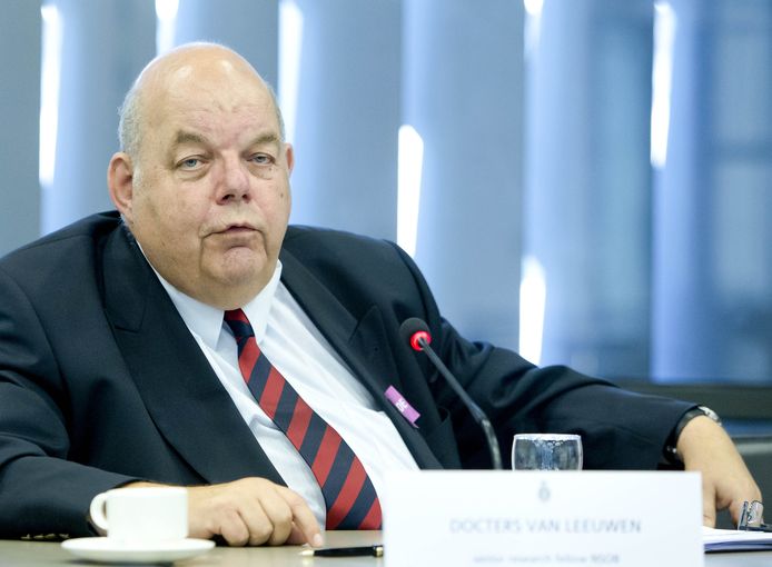 Voormalig topambtenaar Arthur Docters van Leeuwen overleden | Politiek ...