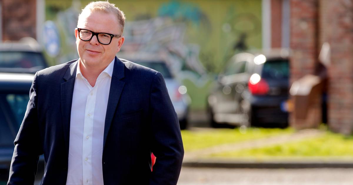 Jan Roos in elkaar geslagen: ‘Bij eerste vuistslag verloor ik bril ...