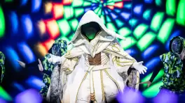 Zo hoog! Tovenaar verbluft met hoge noten en 'Grace Kelly' - The Masked ...