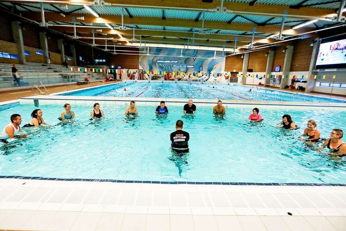 In 2018 recordaantal zwemmers in Het Ravijn in Nijverdal | Hellendoorn ...