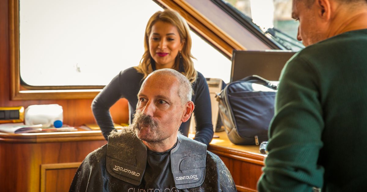 Gert Verhulst Verliest Weddenschap En Zijn Haar De Krant Hln