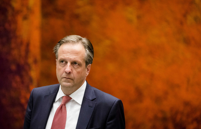 D66-leider Pechtold stapt op: 'Tijd voor nieuwe leiderschap' | Politiek ...